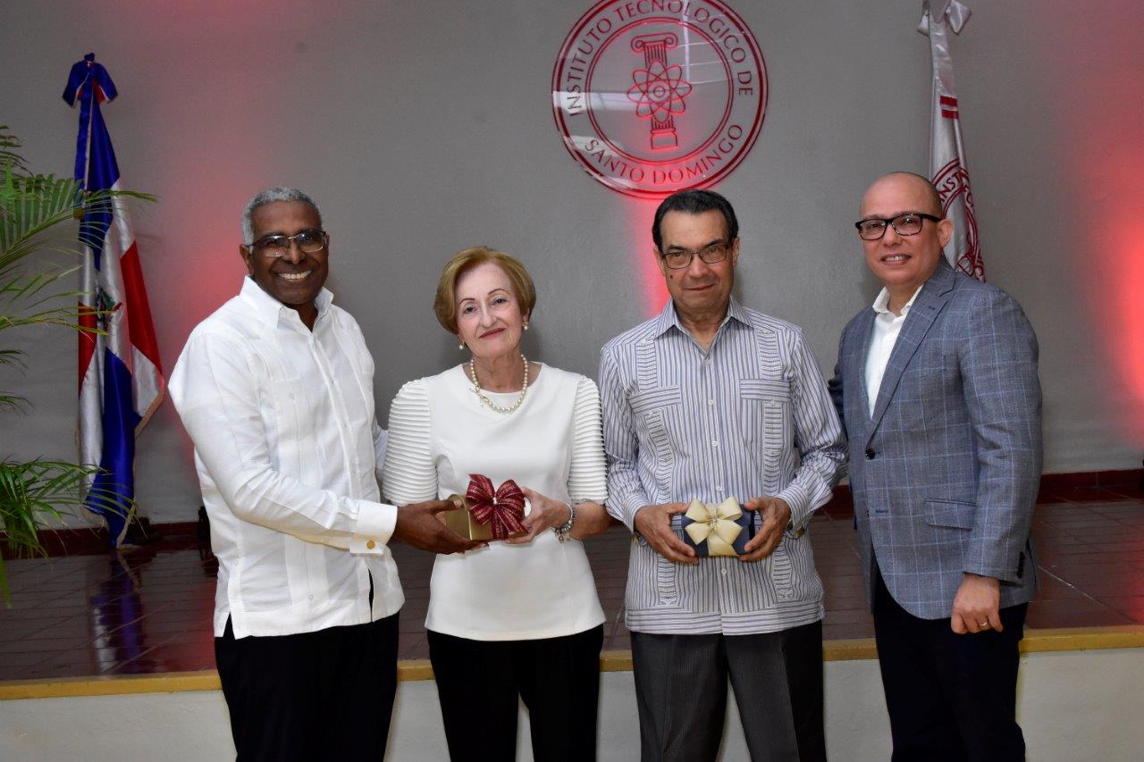 Instituto Tecnológico de Santo Domingo - ¡Hasta pronto, doña Lucero y don Manuel!