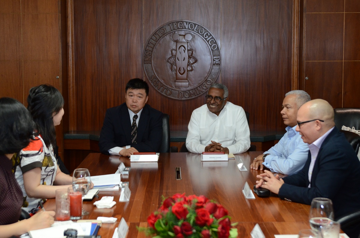 Instituto Tecnológico de Santo Domingo - INTEC y la Universidad de ...