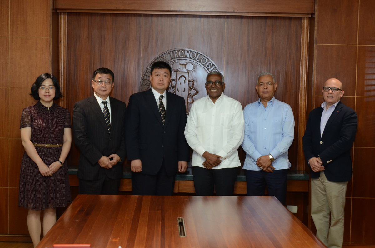 Instituto Tecnológico de Santo Domingo - INTEC y la Universidad de ...