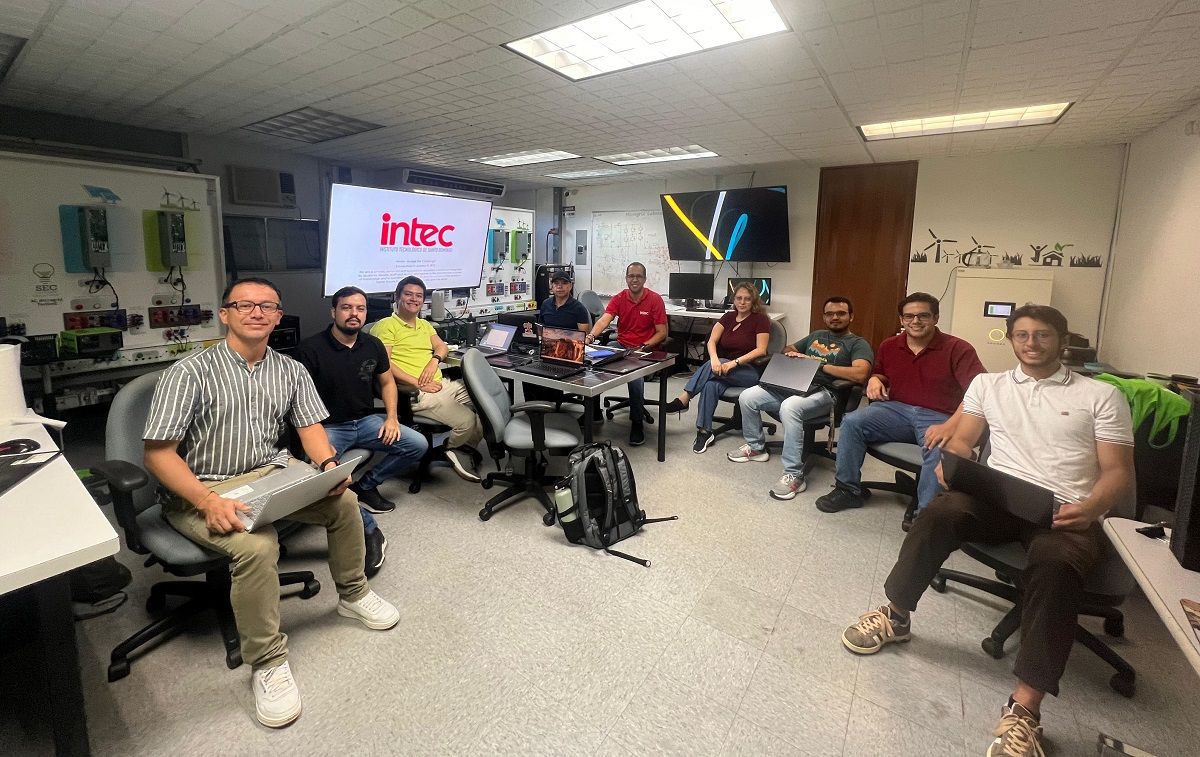 Instituto Tecnológico de Santo Domingo - Investigador del INTEC visita Centro de Energía ...