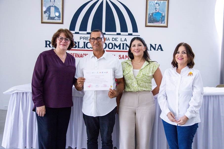 Instituto Tecnológico de Santo Domingo - Sur Futuro e INTEC certifican 25 nuevos líderes ...